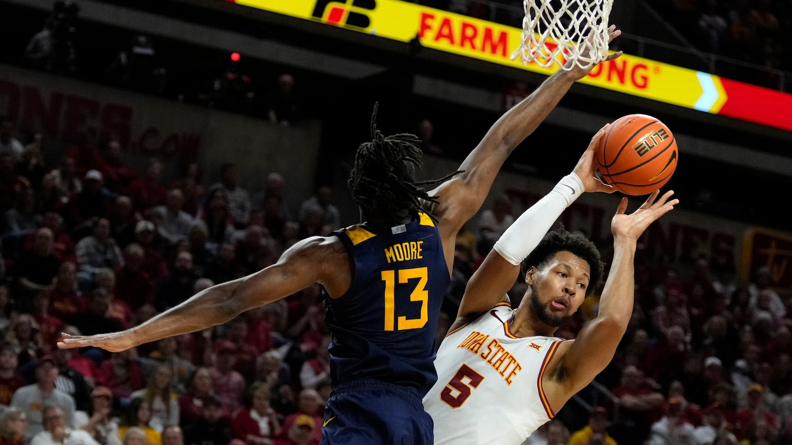 Momcilovic's 8 3-pointers, Jefferson's triple-double lead No. 3 Iowa ...