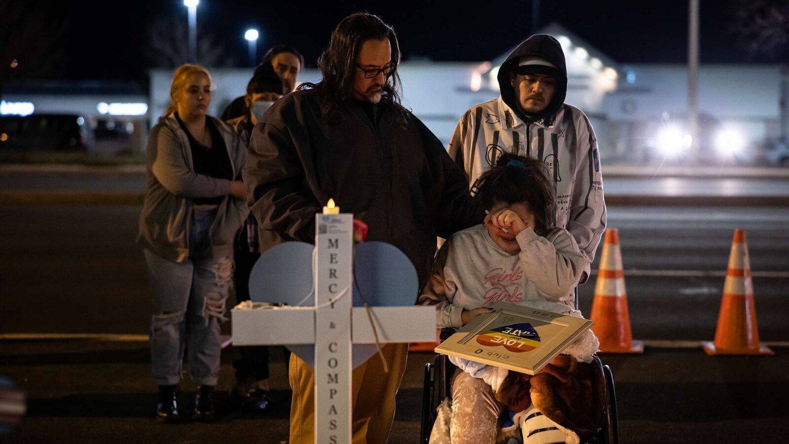 Investigator: Club Q shooting suspect ran 'neo-Nazi' website - ABC News