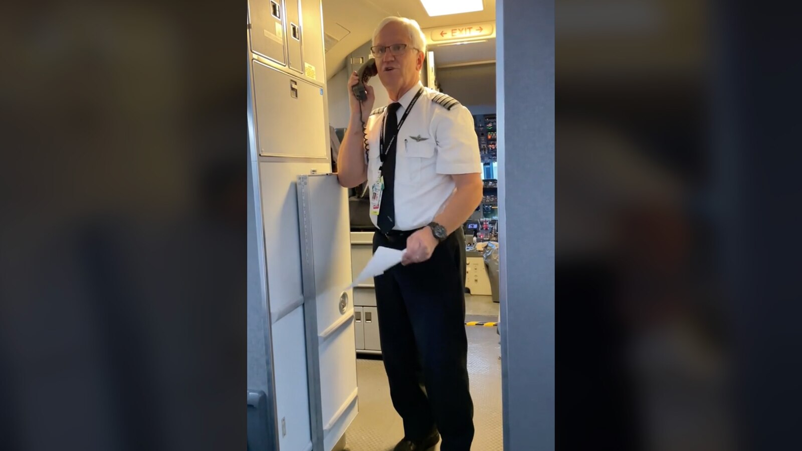 Watch retiring pilot give emotional speech before his final flight ...