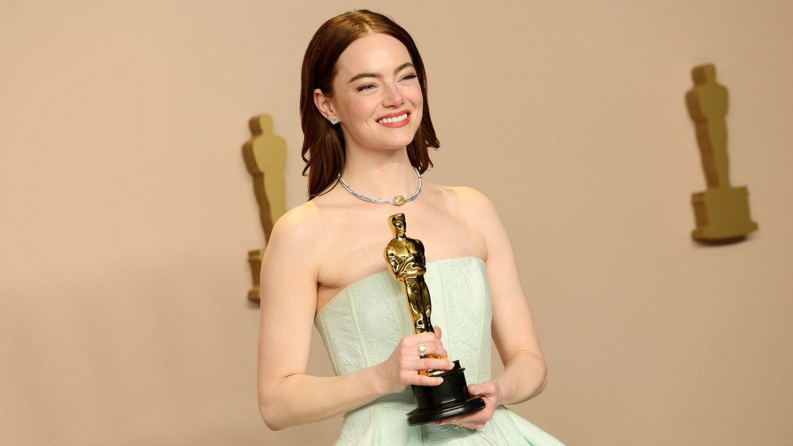 Best Actress winner Emma Stone reveals fun fact about her and Sally ...