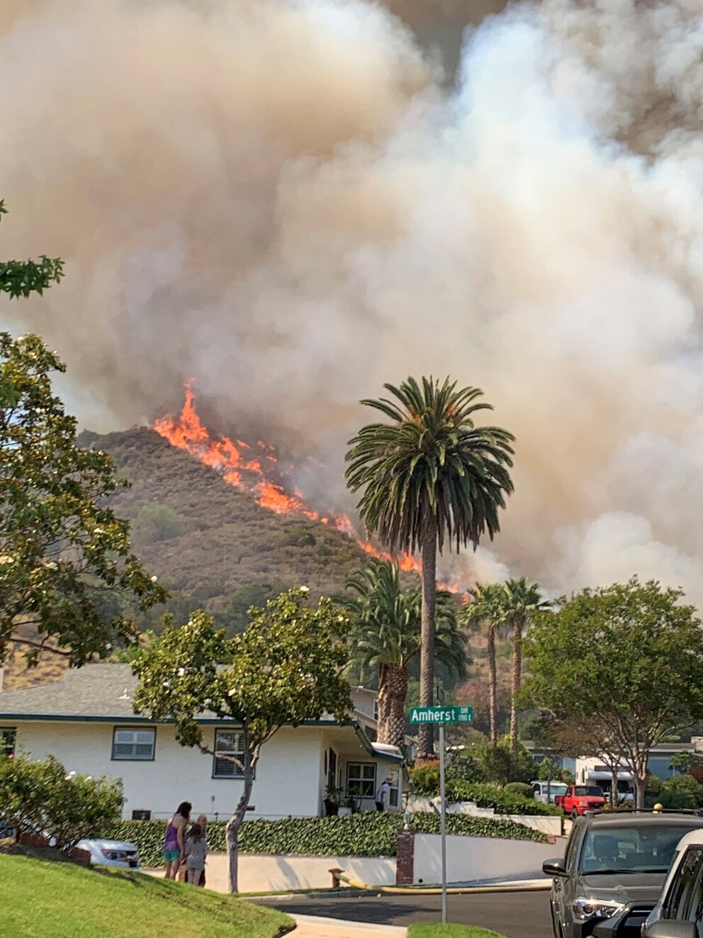 Evacuation orders lifted after brush fire contained in Los Angeles ...