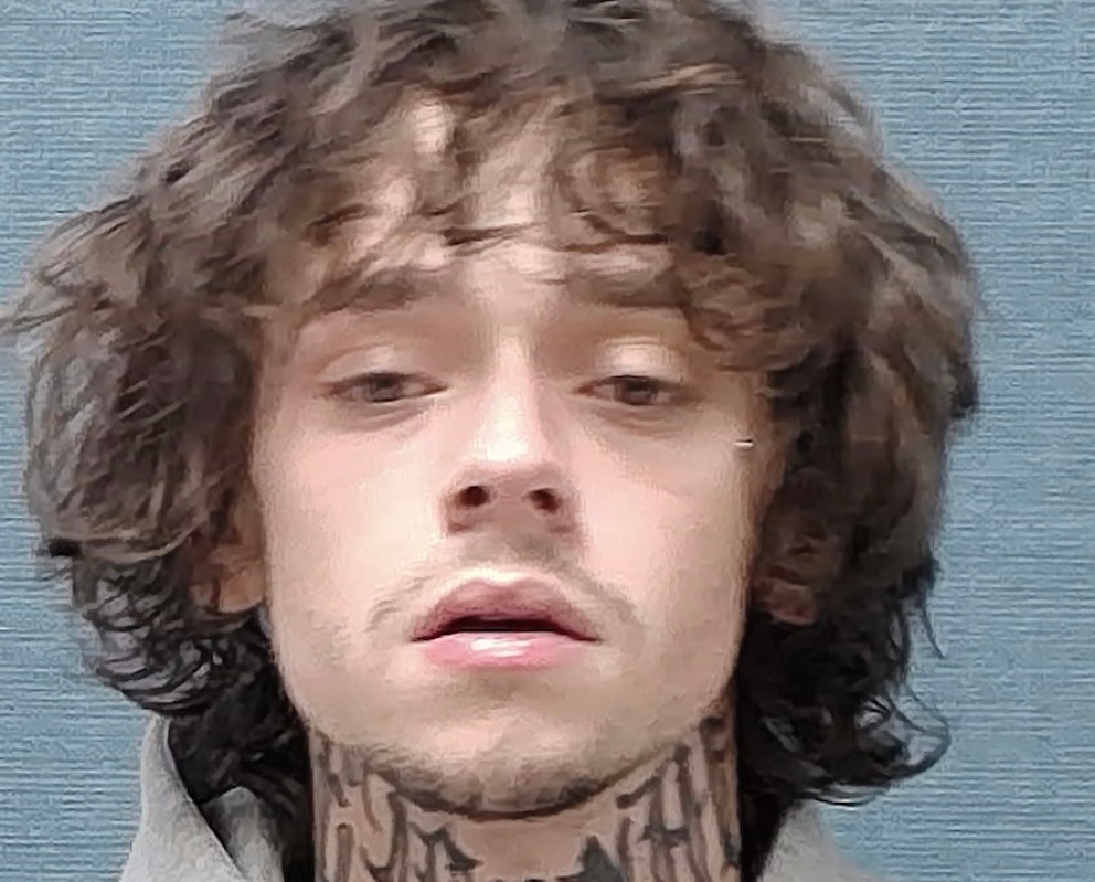 Dramatic video captures accused shoplifter allegedly pulling a gun on ...