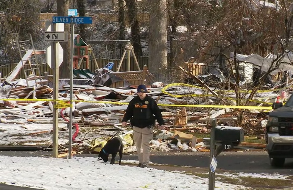 1 firefighter killed, 10 more injured in 'catastrophic' house explosion ...