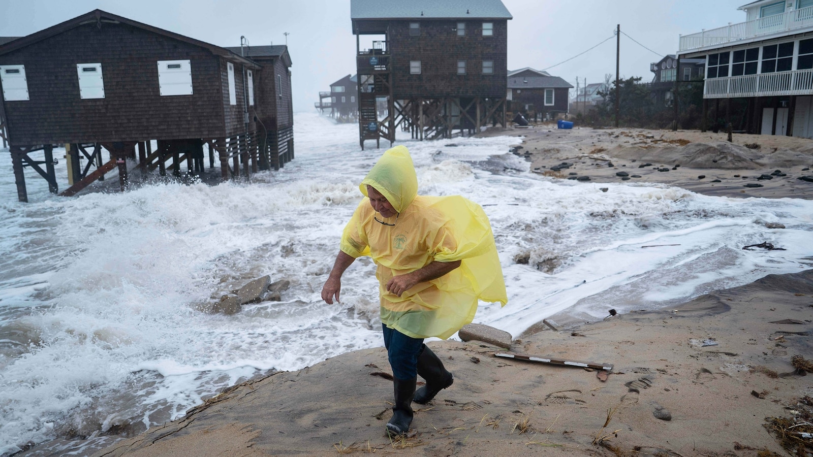 Powerful nor'easter batters East Coast with heavy rain, strong winds ...