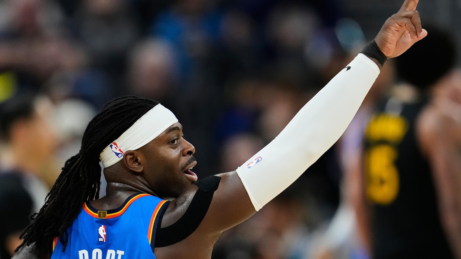 Shai Gilgeous-Alexander scores 30 points as Thunder beat short-handed ...