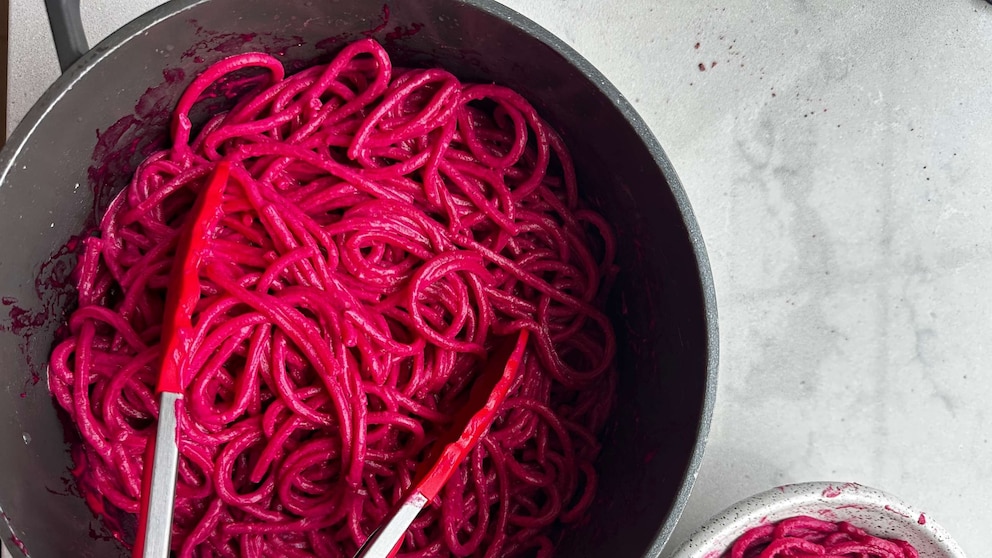 How to make pink pasta for Valentine's Day - ABC News