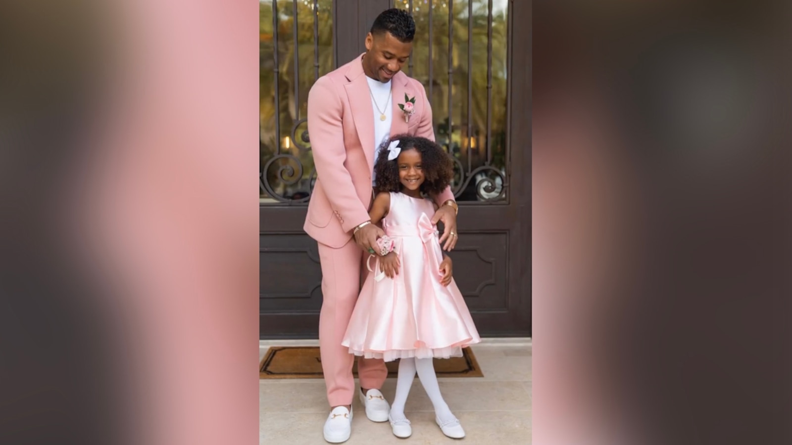 Russell Wilson takes daughter to 1st father-daughter dance - ABC News