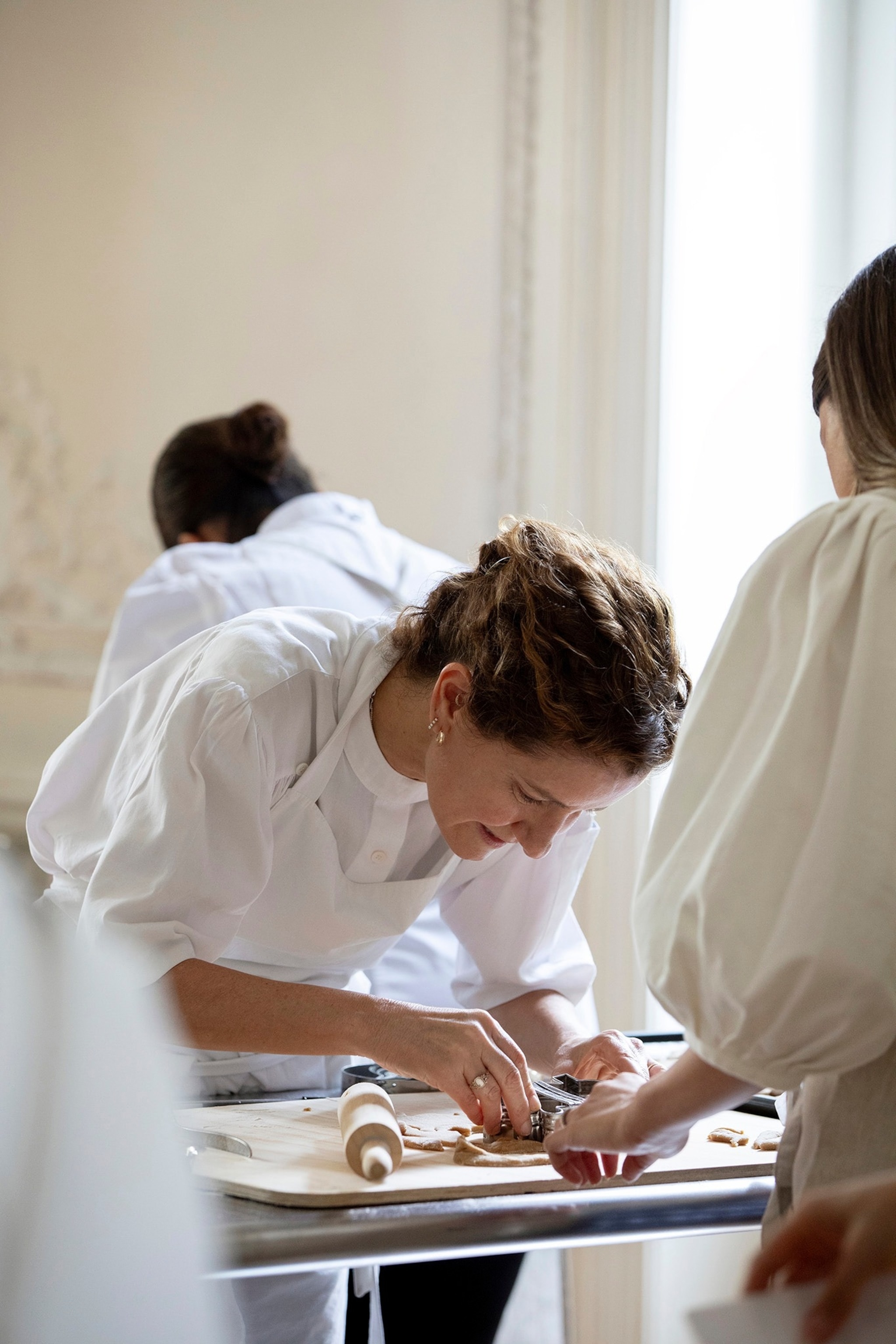 Cook with culinary legends from 'Chef's Table' with new Airbnb ...