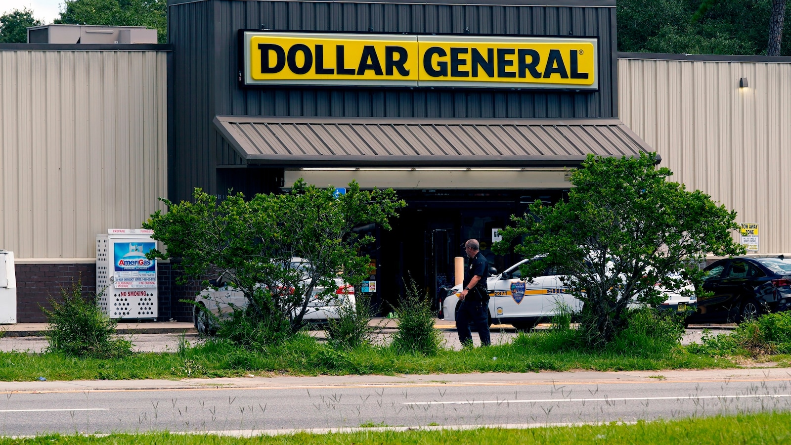 Victims' families sue Dollar General, gunman's parents in racially ...