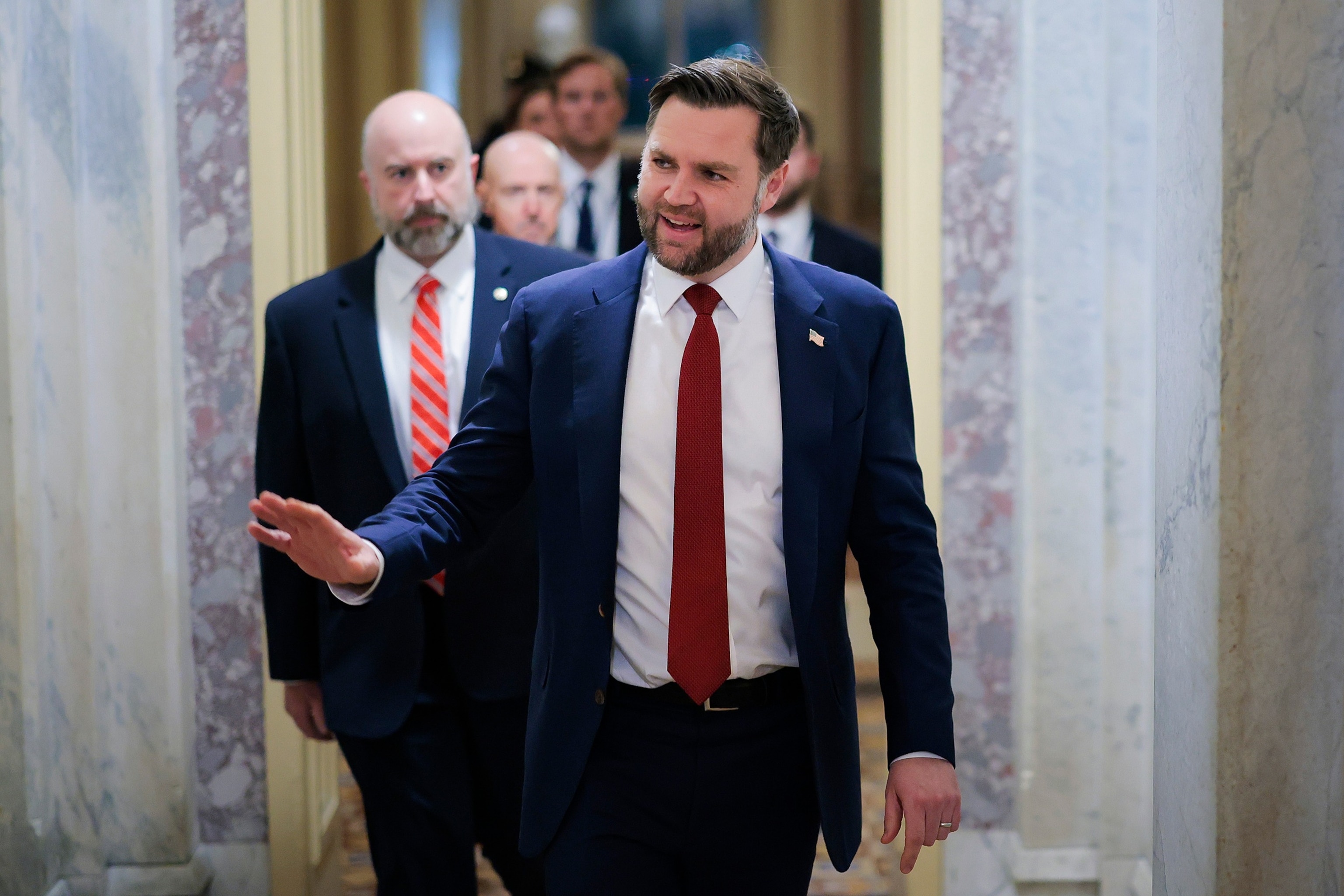 Minneapolis ICE shooting live updates: Streets filled as residents ...