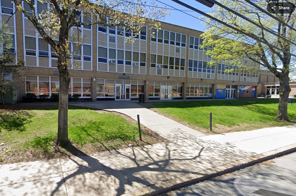 3 students injured in stabbing at Pittsburgh high school: Authorities ...