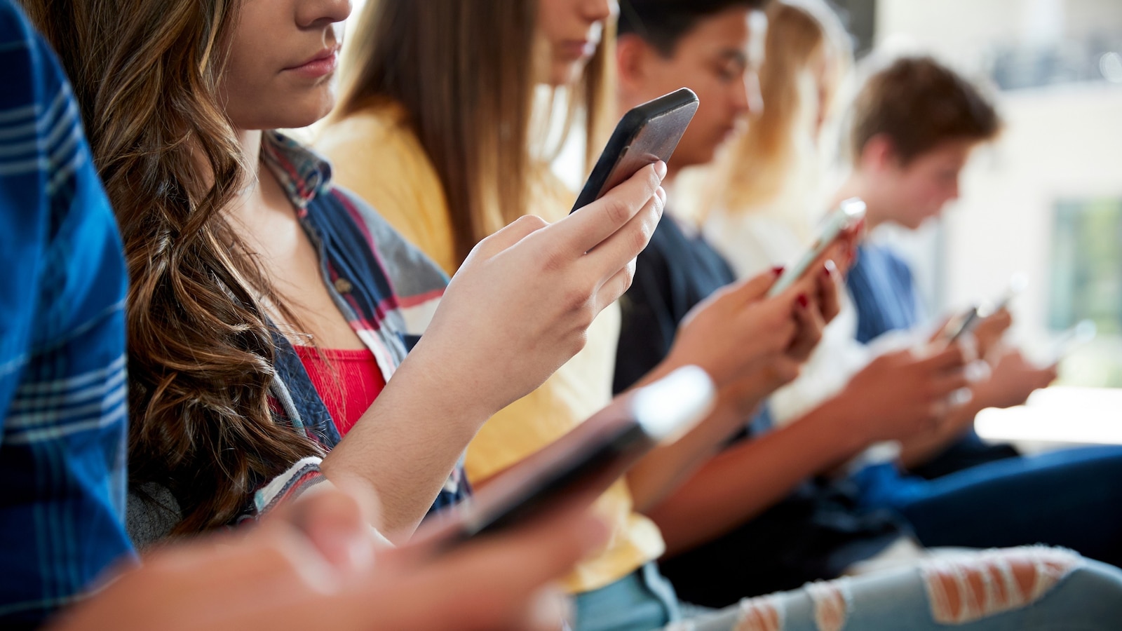 Teen safety updates coming to Facebook, Instagram, Messenger - ABC News