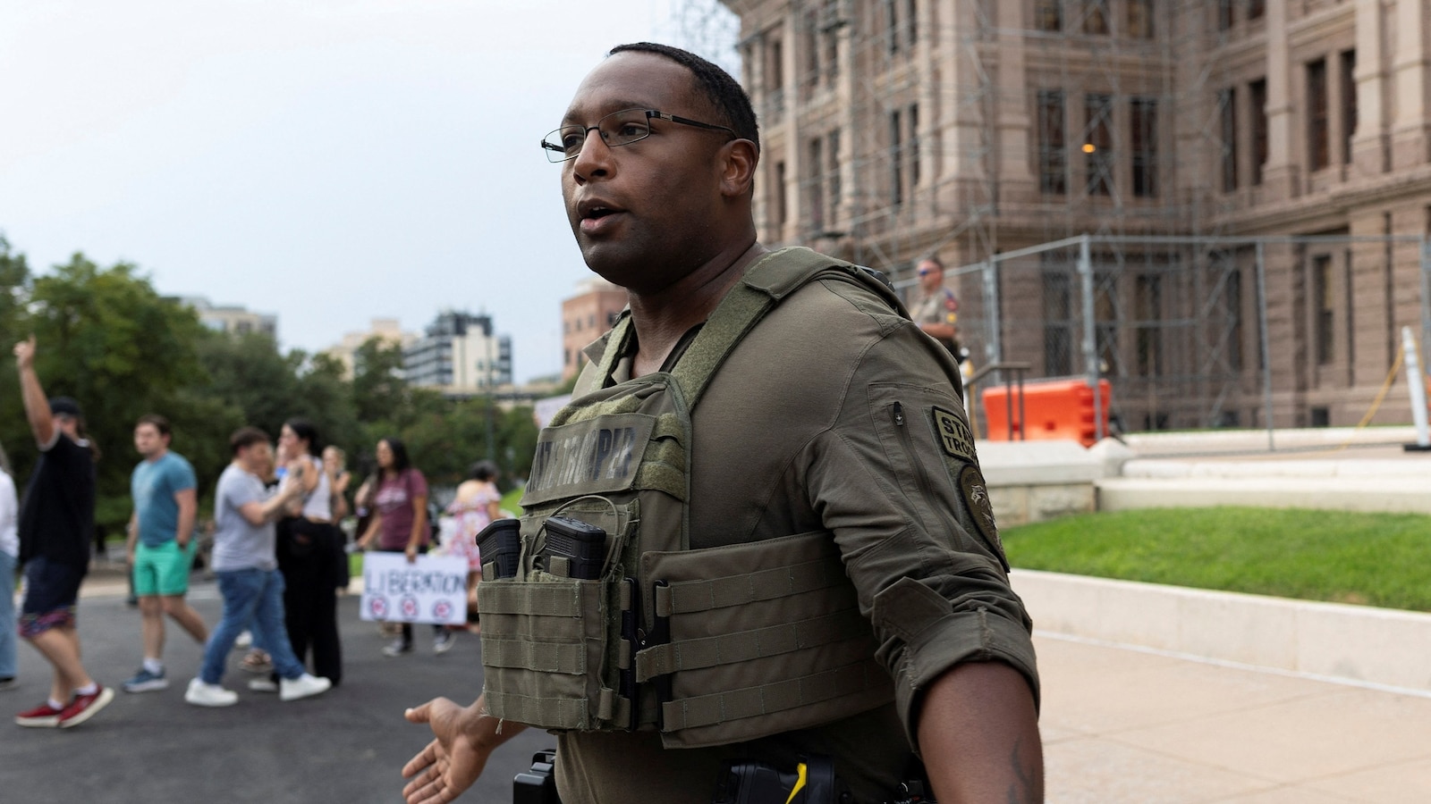 Amid redistricting protests, Texas State Capitol cleared of visitors ...