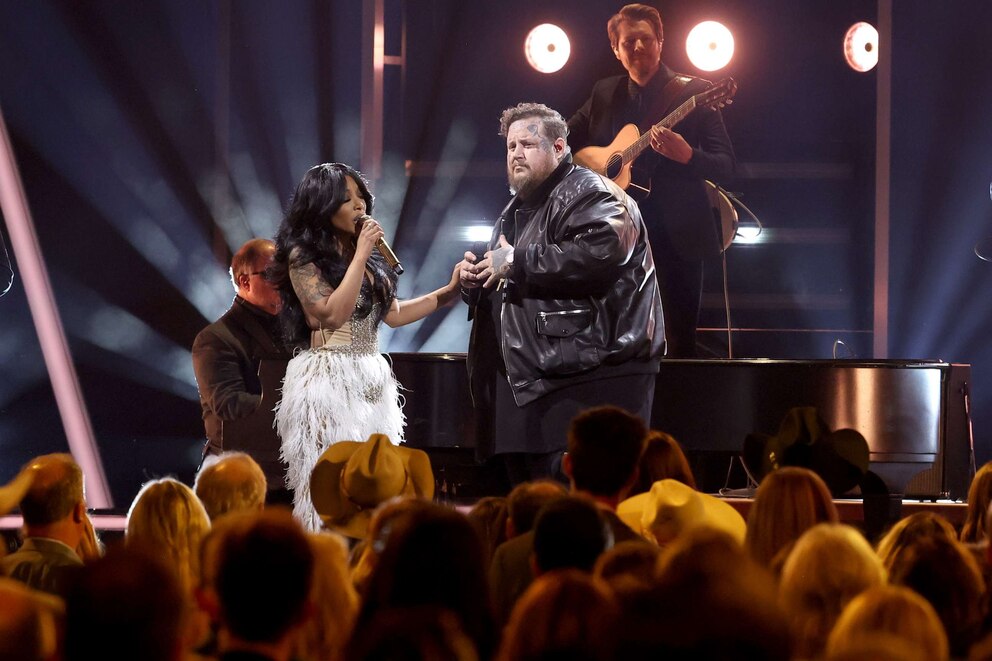 Jelly Roll and K. Michelle perform "Love Can Build a Bridge" - Good ...