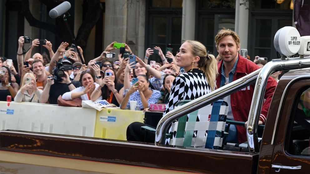Ryan Gosling, Emily Blunt arrive at 'The Fall Guy' world premiere on a ...