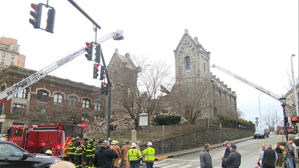Video Connecticut church roof collapses - ABC News