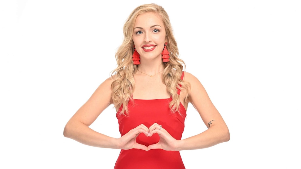 23-year-old heart attack survivor shares warning for women - ABC News