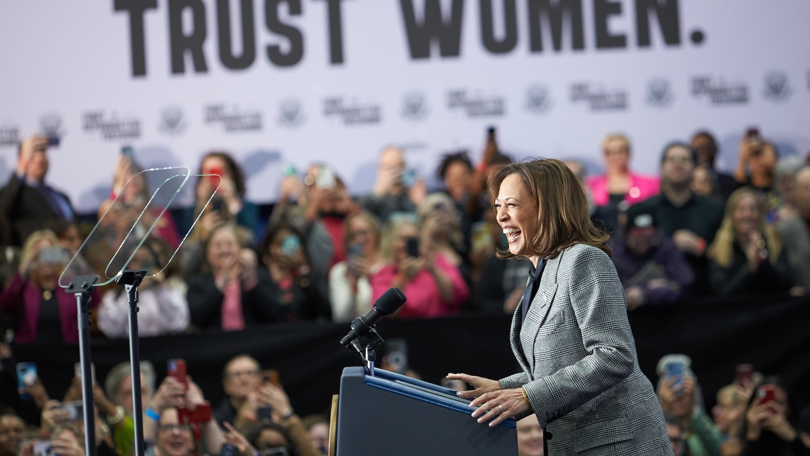 Harris campaign taps communications strategist as senior adviser - ABC News