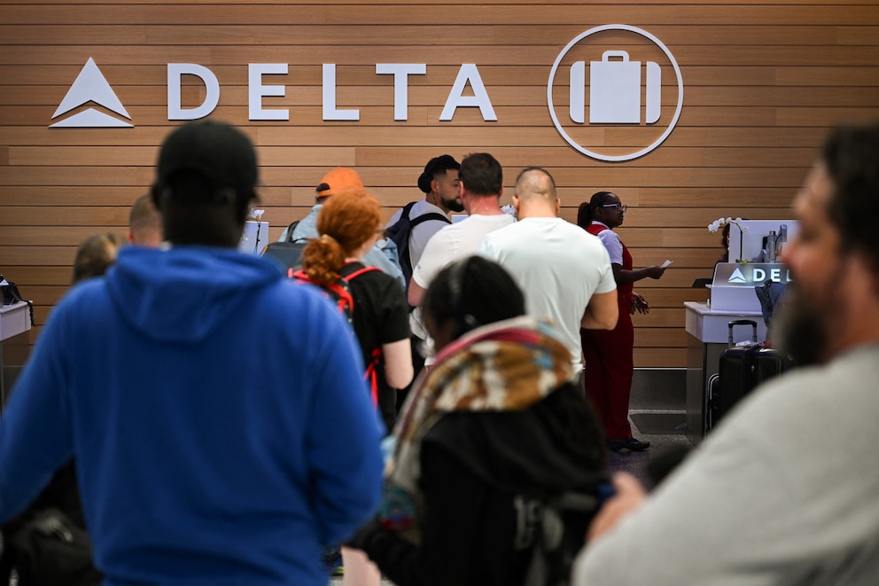 Delta Air Lines will raise checked bag fee by $10 - Good Morning America