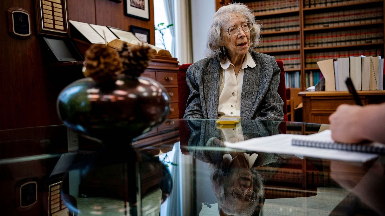 Why a 96-year-old judge was just banned from the bench for a year - ABC ...