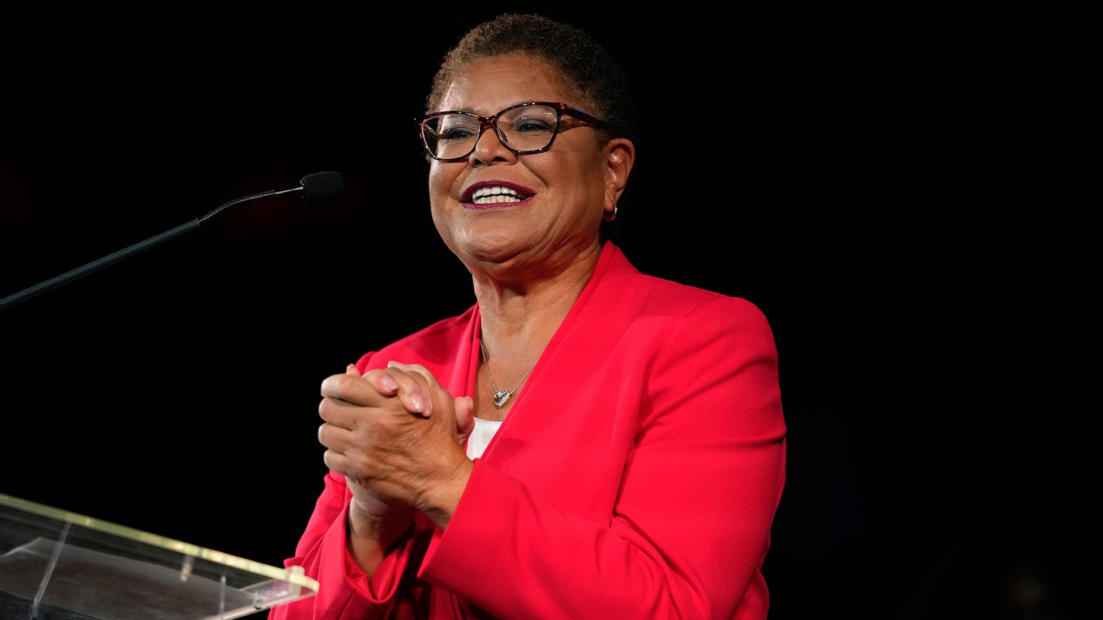 Karen Bass projected to make history as LA's first female mayor - ABC News