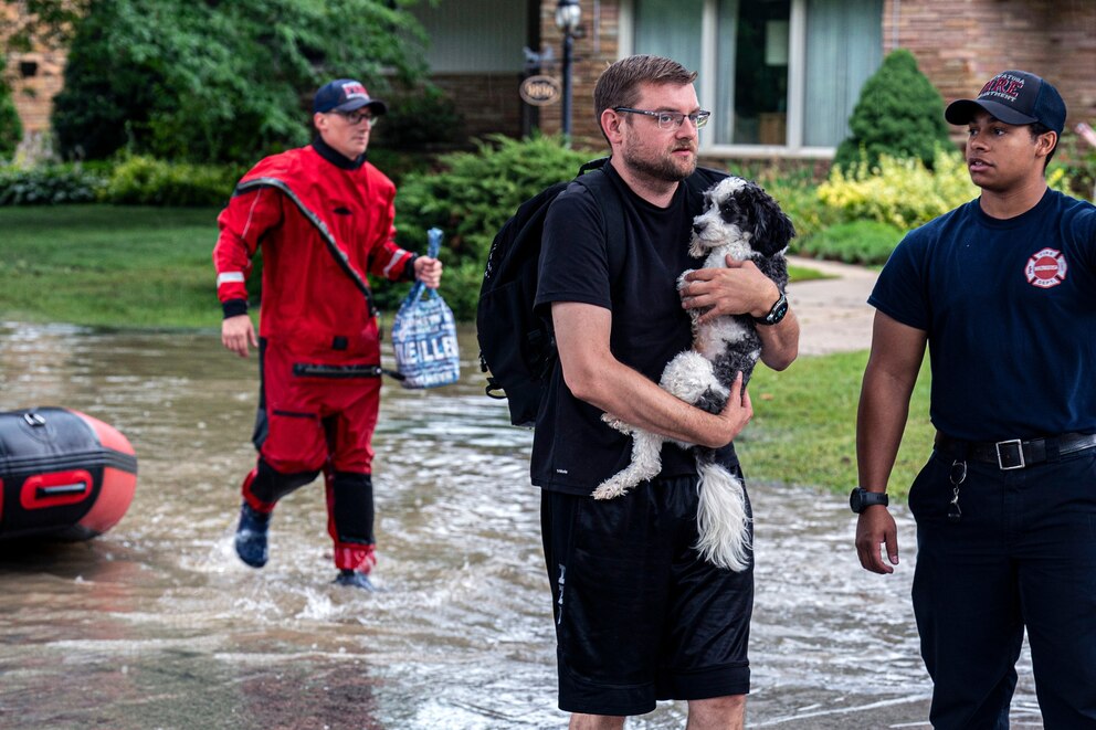 Flash-flooding threats move into the Plains, Atlantic Coast as ...