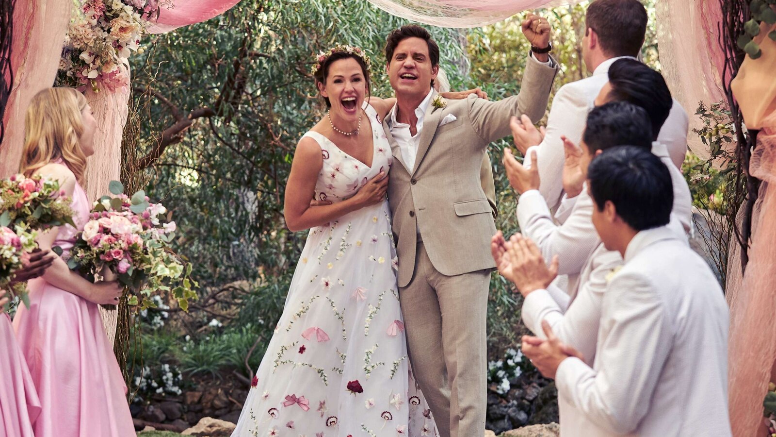 Jennifer Garner runs into 'Yes Day' movie husband Edgar Ramirez on ...