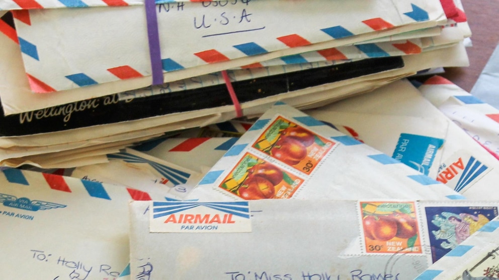 Pen pal programs have evolved, but old-fashioned letter writing could ...