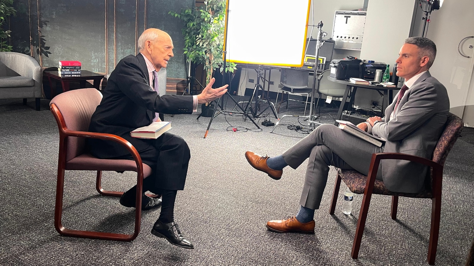 Justice Stephen Breyer's blunt message to Supreme Court conservatives ...