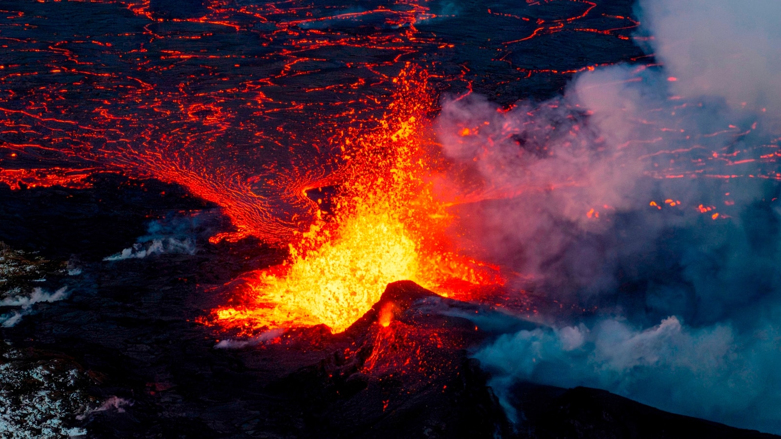 Iceland volcano eruption triggers toxic air warning - ABC News