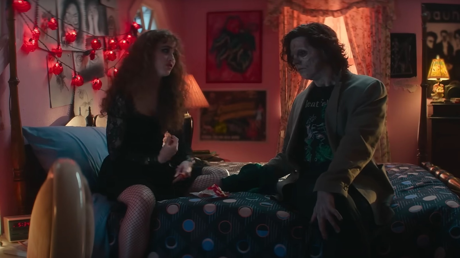 Review: In 'Lisa Frankenstein' the shocks feel warmed-over - ABC News