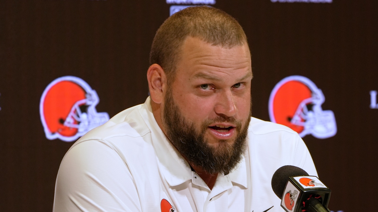 Joel Bitonio announces retirement after 12 seasons, all with the ...