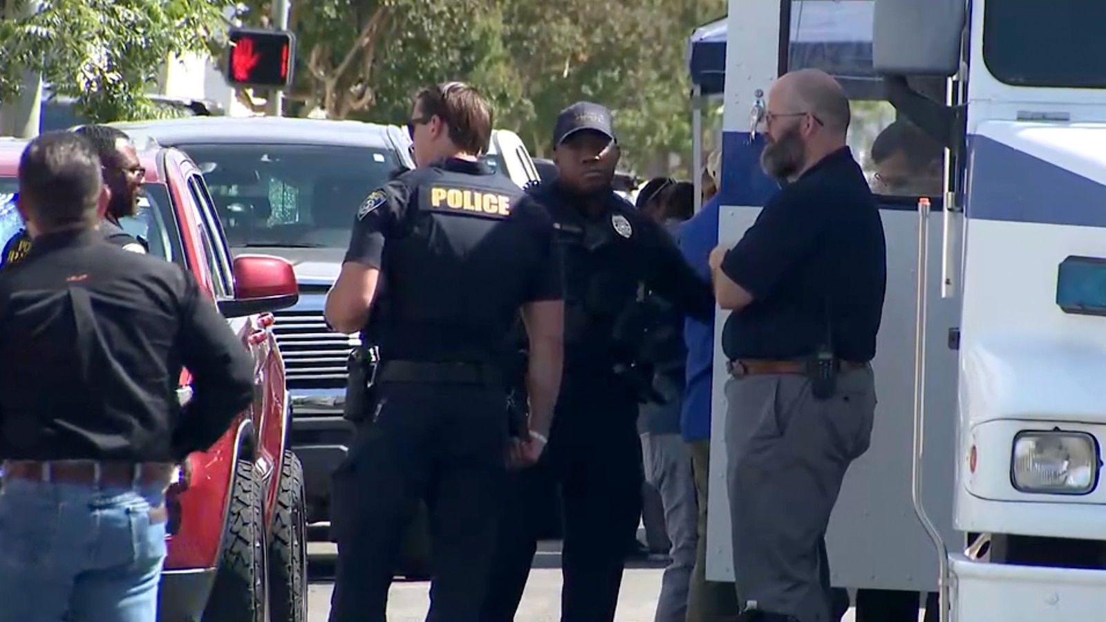 Standoff underway after bomb threat reported at California bank: Police ...