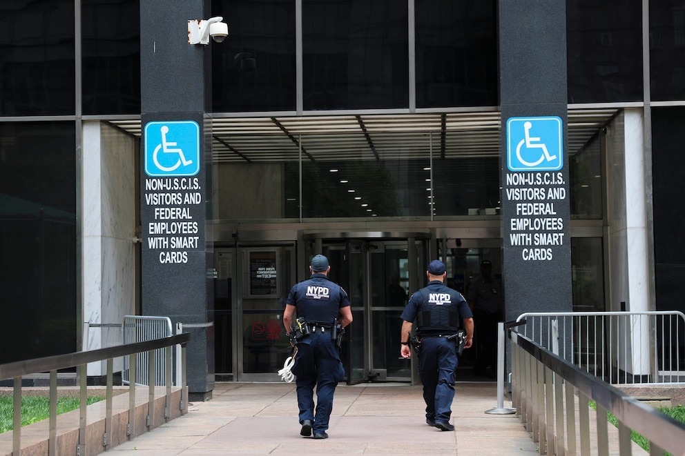 Envelopes with white powder found in ICE office do not involve ...