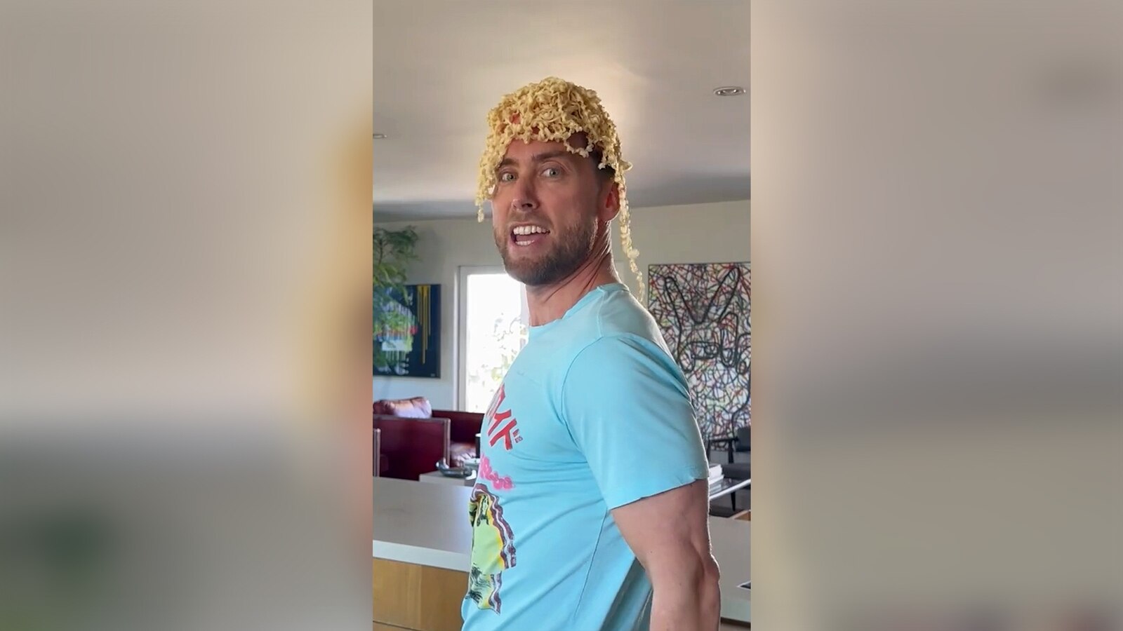 Nsyncs Lance Bass Justin Timberlake Hilariously Take On Its Gonna