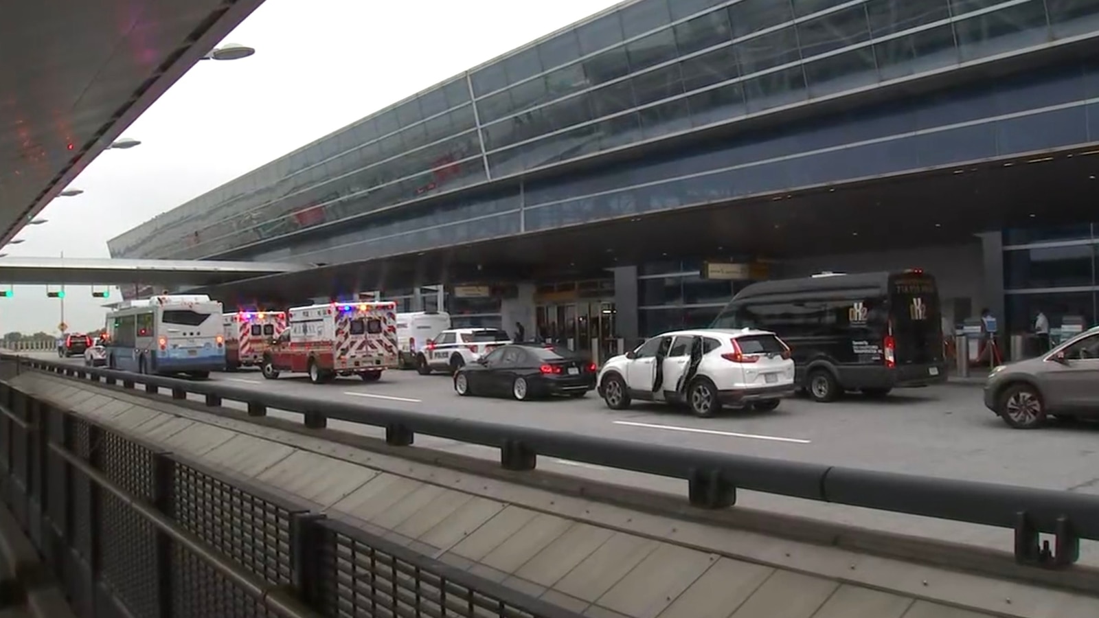 9 injured, hundreds evacuated in JFK airport escalator fire - ABC News