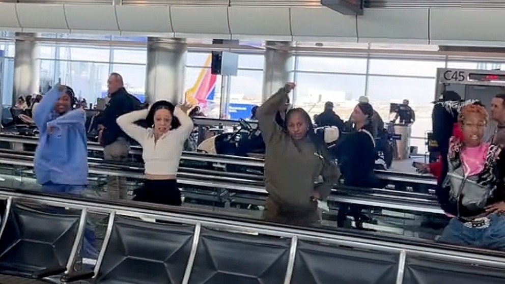 Holiday travelers turn flying into joyful airport experiences - Good ...
