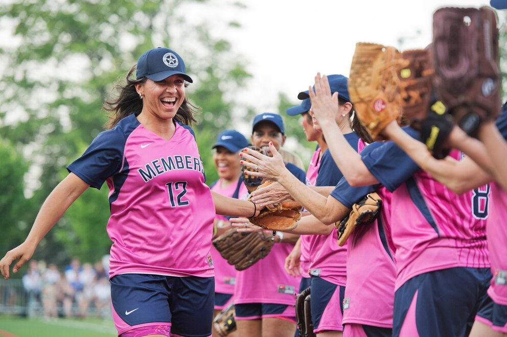 Gabbard's bipartisan congressional connections could be crucial to ...