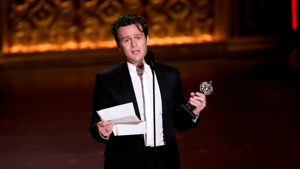 Tony Awards: Read Jonathan Groff's inspiring speech after his 1st win ...
