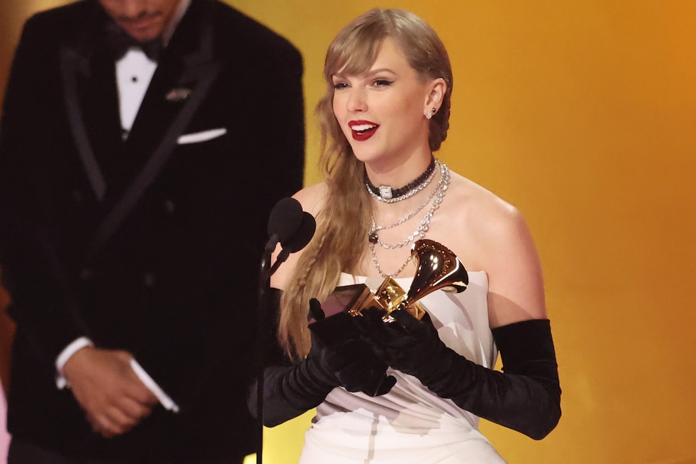 Taylor Swift announces new album after winning Grammy for best pop ...