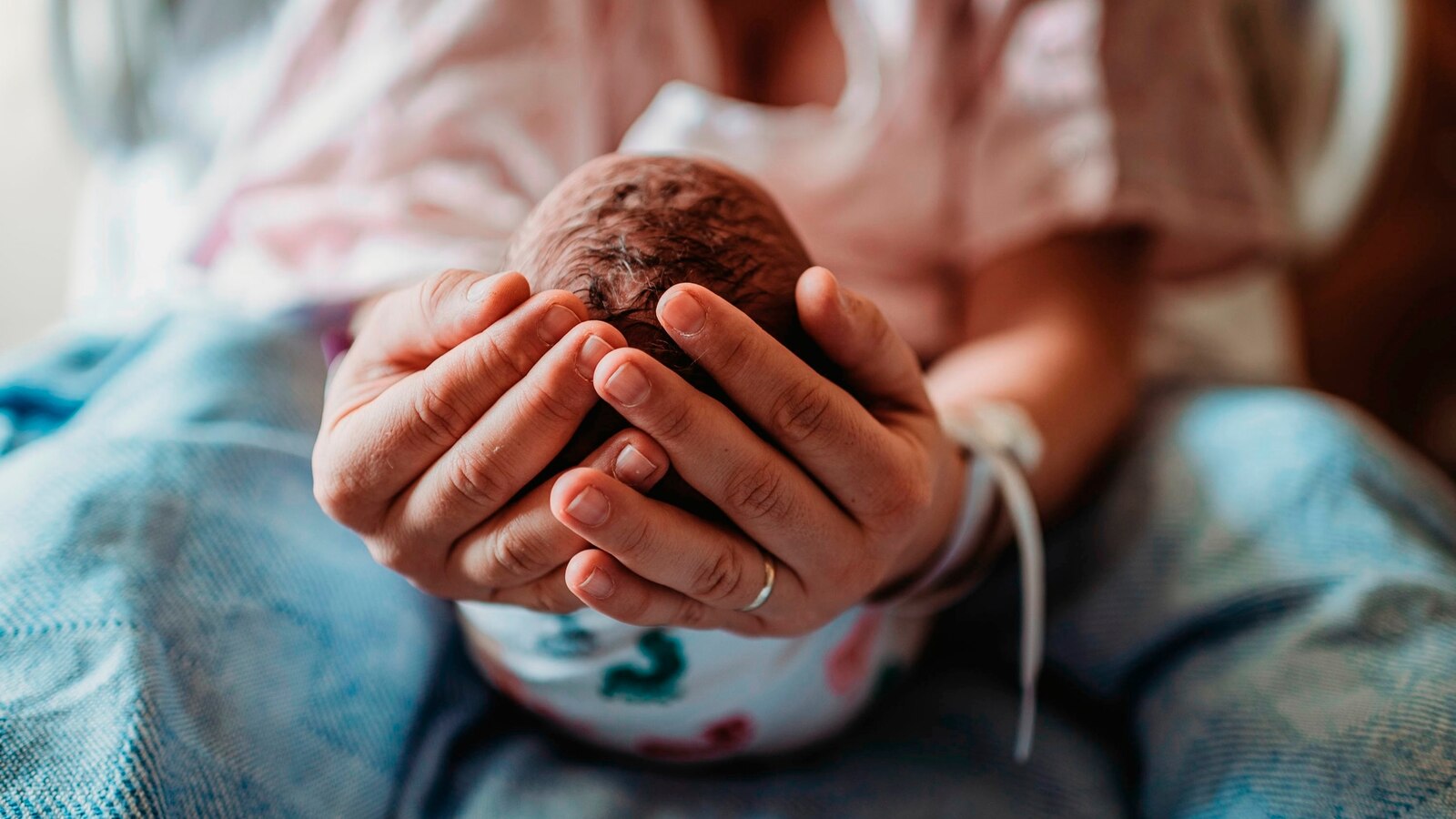 As more states pass laws addressing maternal mental health, barriers to ...