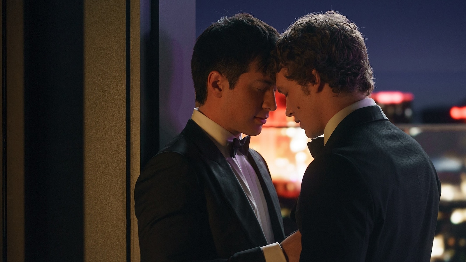 'Heated Rivalry' star, author talk series impact as real-life hockey ...