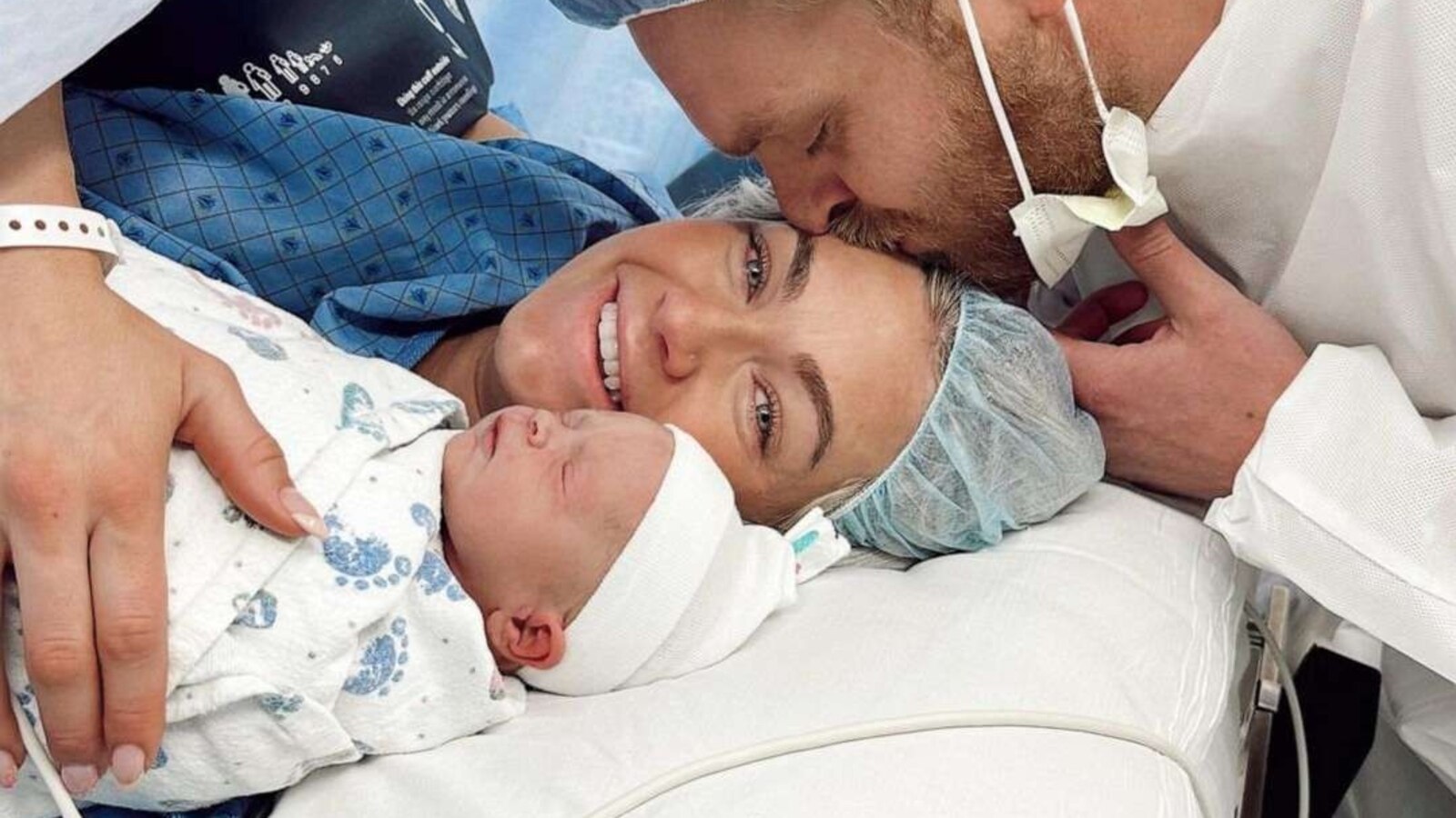 'Dancing with the Stars' pro Lindsay Arnold welcomes 2nd child: 'So in ...