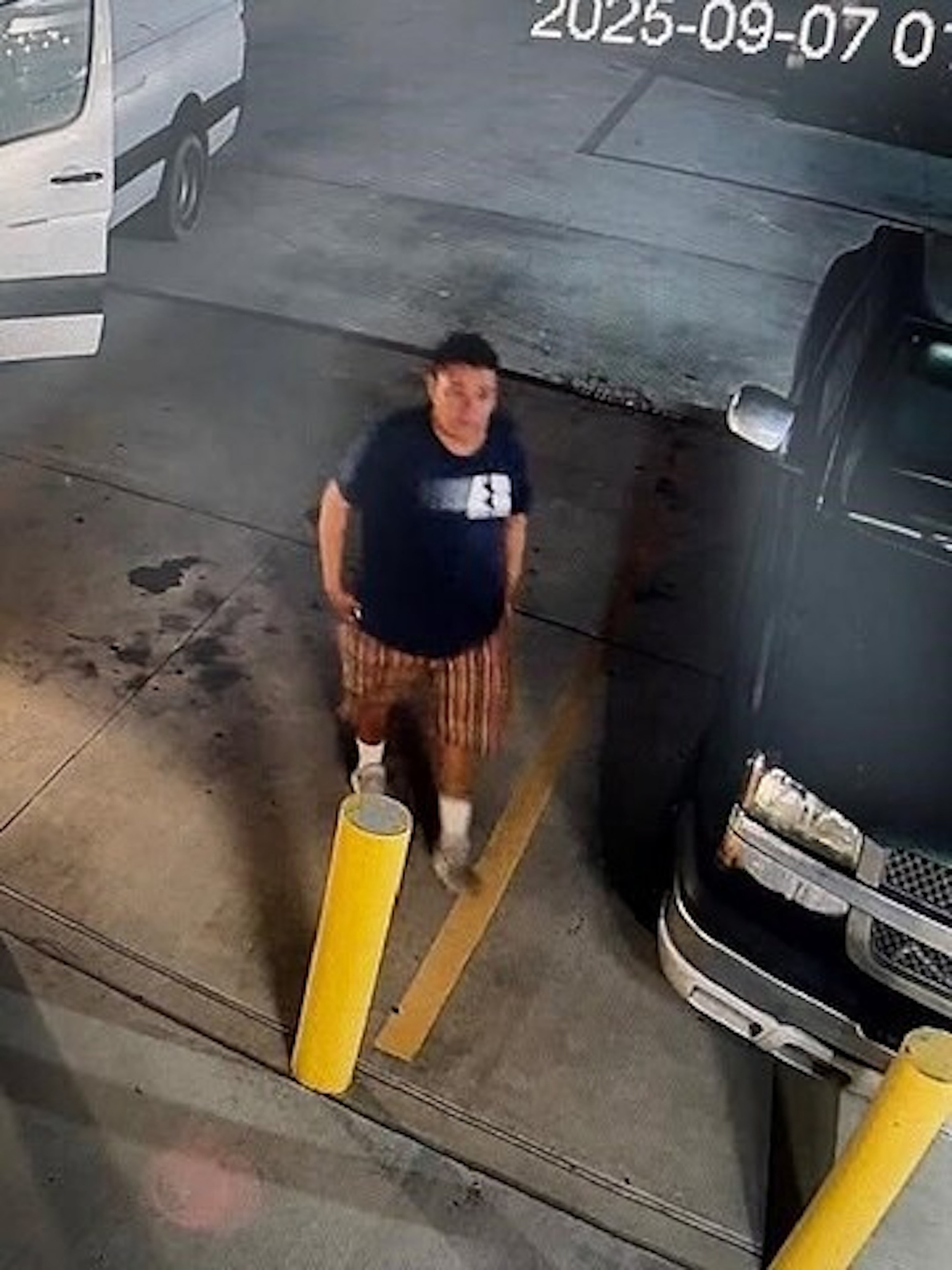 Police release images of suspect in shooting of 6 people, 1 fatally, at ...