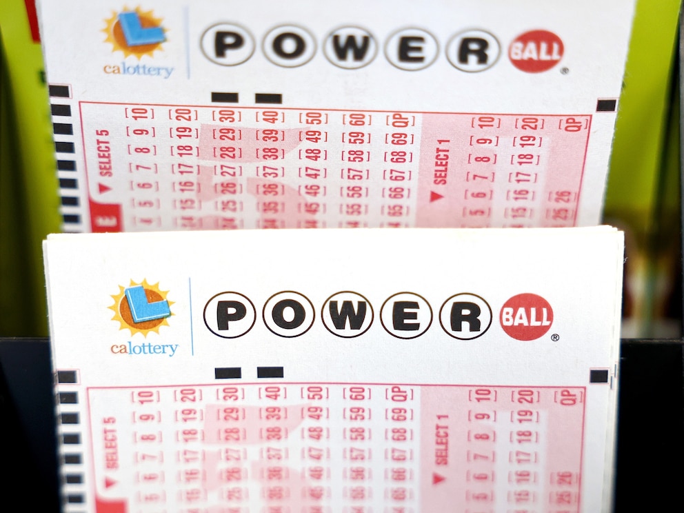 Powerball jackpot soars to $875M -- 2nd biggest this year - Good ...