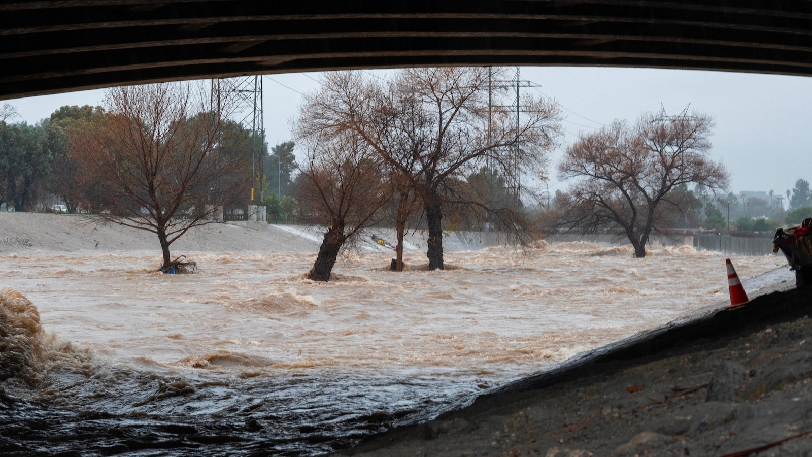 California storm updates: State of emergency in effect as flooding ...