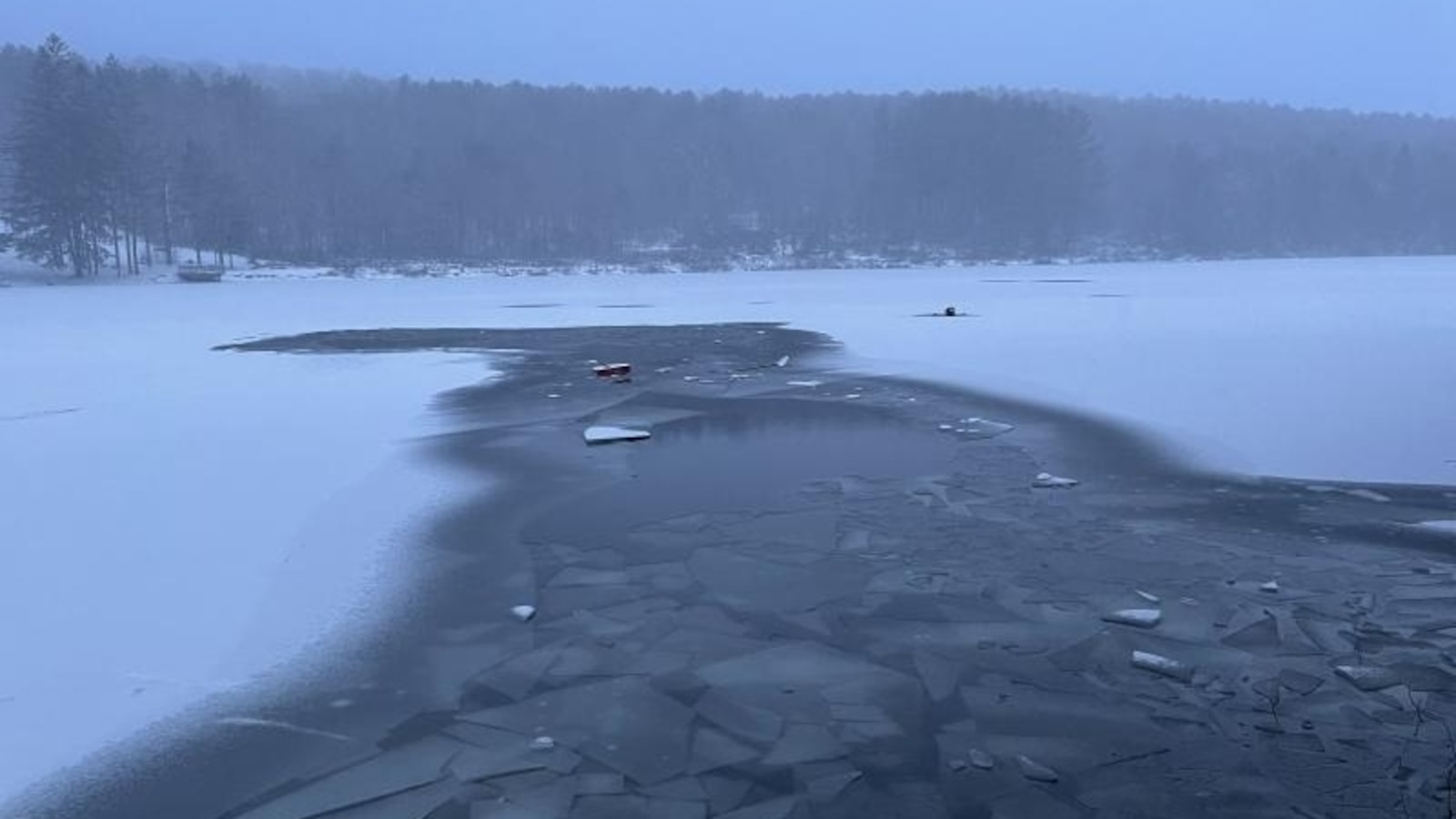 2 brothers plunge into freezing cold pond while ice fishing, only 1 ...
