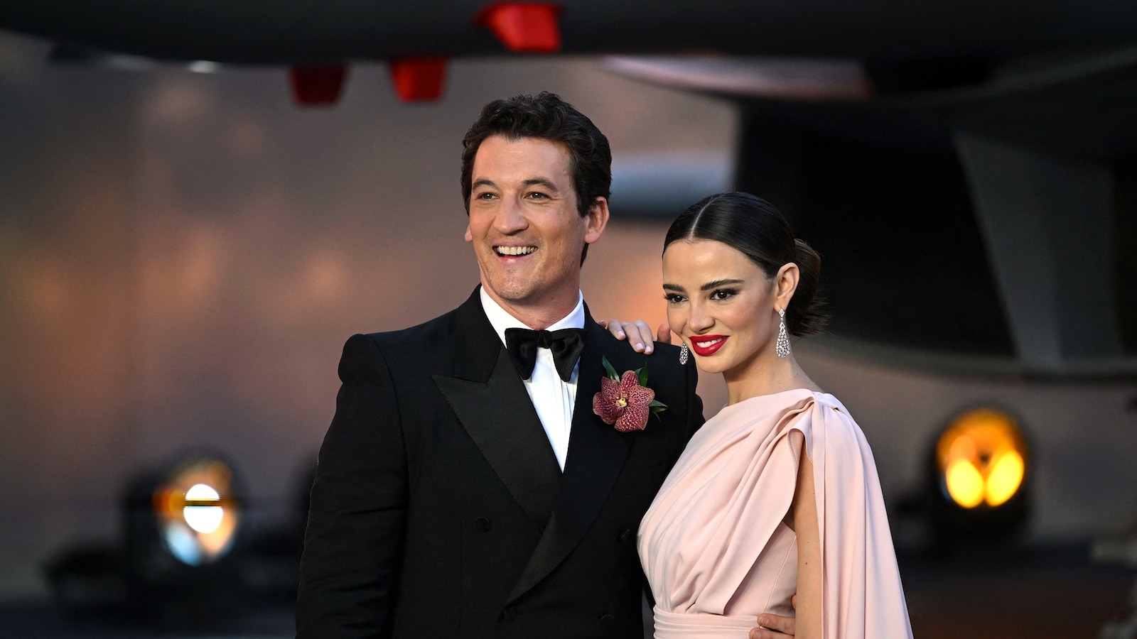 Miles Teller surprises wife Keleigh with recreated wedding dress after ...
