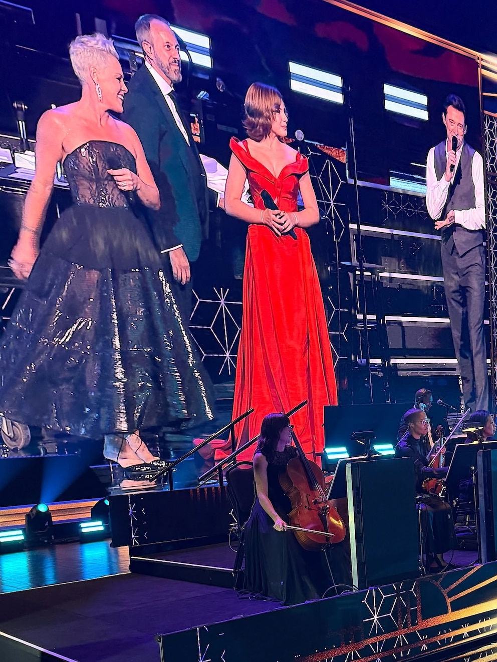 Pink and her daughter steal the show in Hugh Jackman's 'Greatest ...