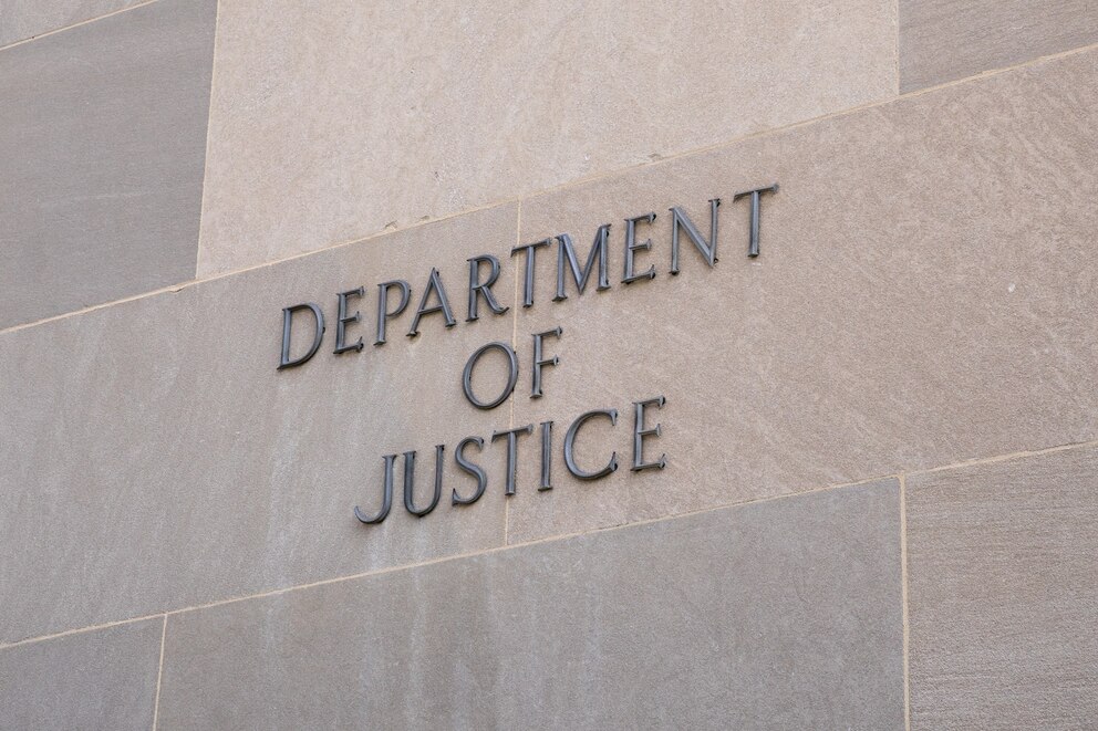 Top criminal prosecutor in DC US Attorney's office abruptly resigns ...